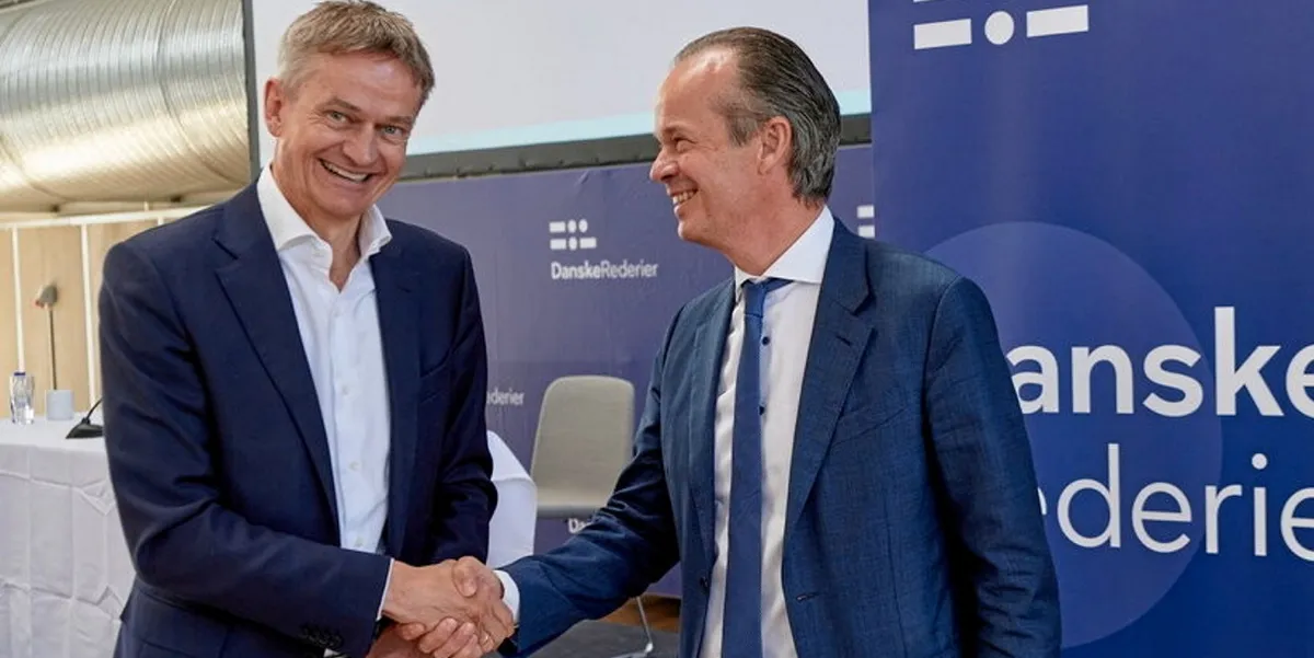 Jacob Meldgaard hands over to Torben Carlsen at Danish Shipping