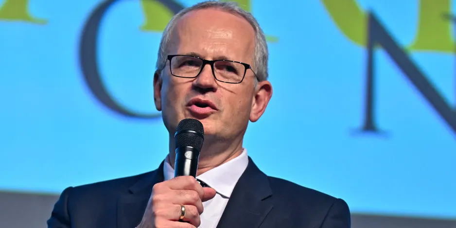 Offen Group looking to expand its post-panamax container fleet