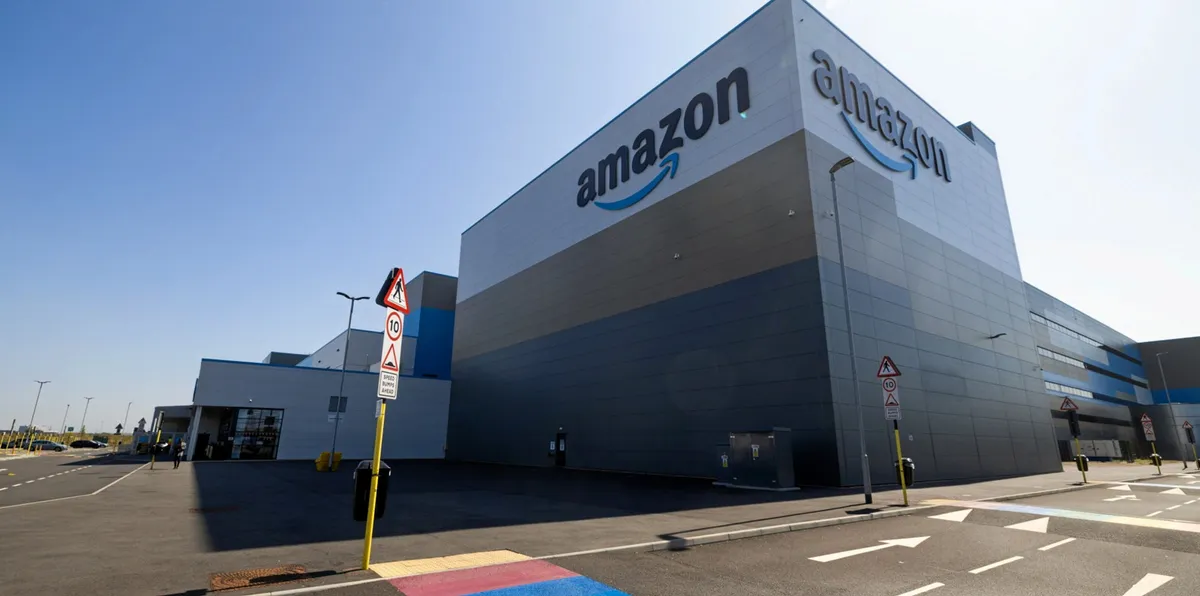 ‘Significant step’: Amazon renews deal with Maersk to move 20,000 ...