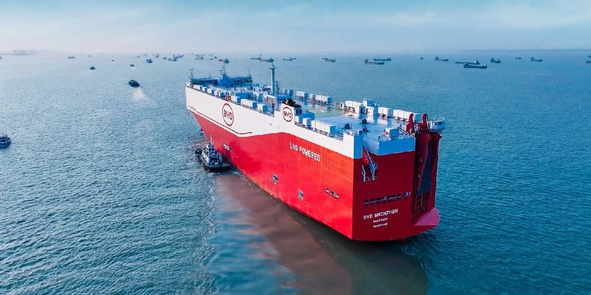 Global LNG bunkering jumps by one-third in a year, Kpler data shows