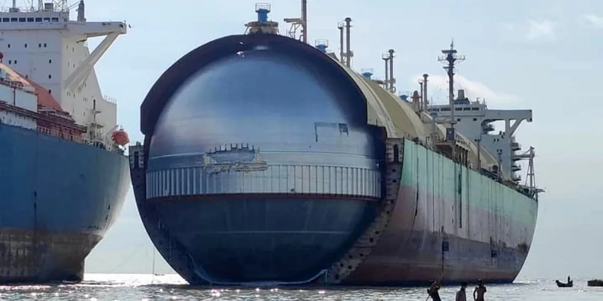 Sinokor sells one of the world’s oldest LNG carriers for scrap after ...